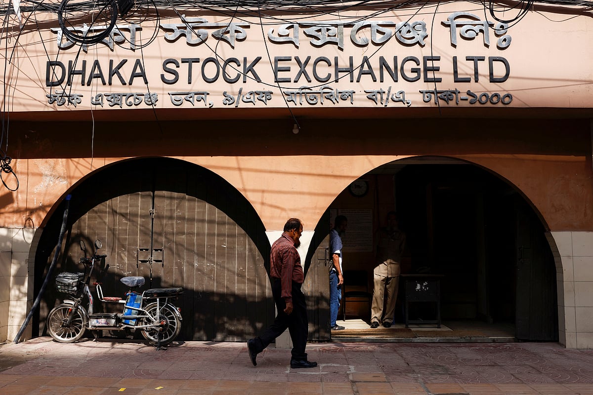 Dhaka stock market slumps amid India-Pakistan tensions | Prothom Alo