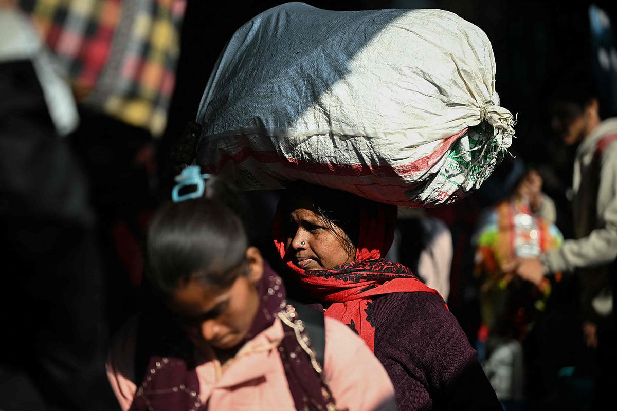 18 dead in India stampede to catch trains to Hindu mega-festival ...
