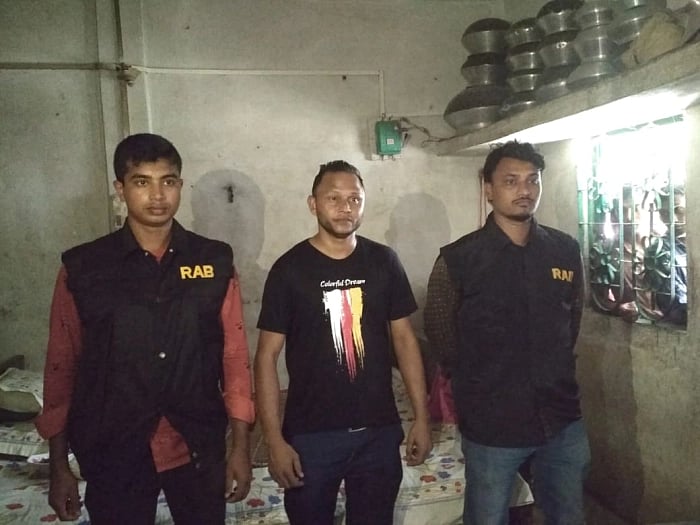 Man arrested for threatening Shakib | Prothom Alo