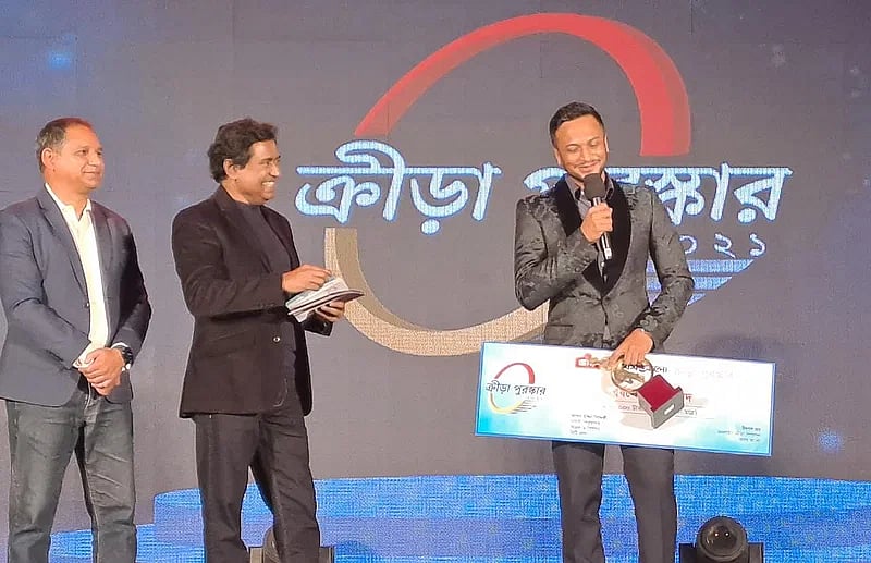 Shakib Al Hasan wins Teer-Prothom Alo Sports Award 2021 | Prothom Alo
