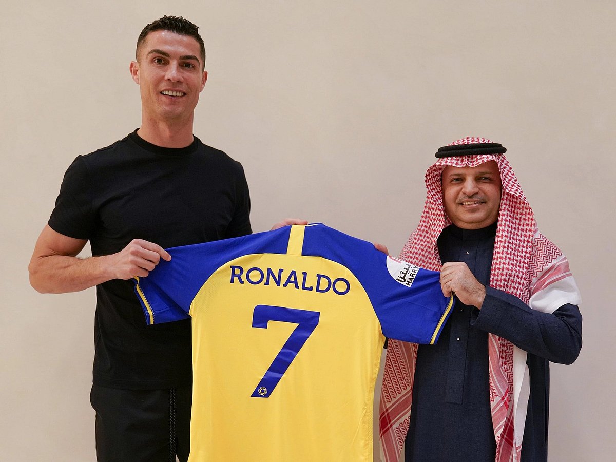 Ronaldo joins Saudi club Al Nassr for over 200m euros | Prothom Alo