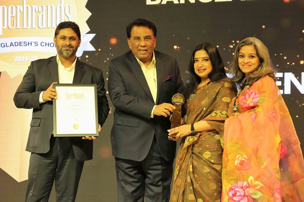 Friendship receives Superbrands award | Prothom Alo