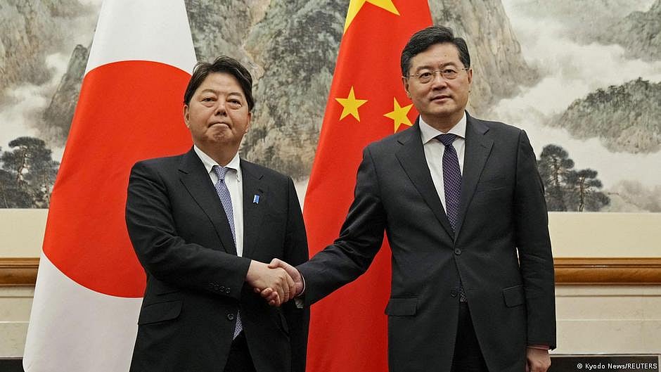 Japan and China’s foreign ministers discuss disputes | Prothom Alo