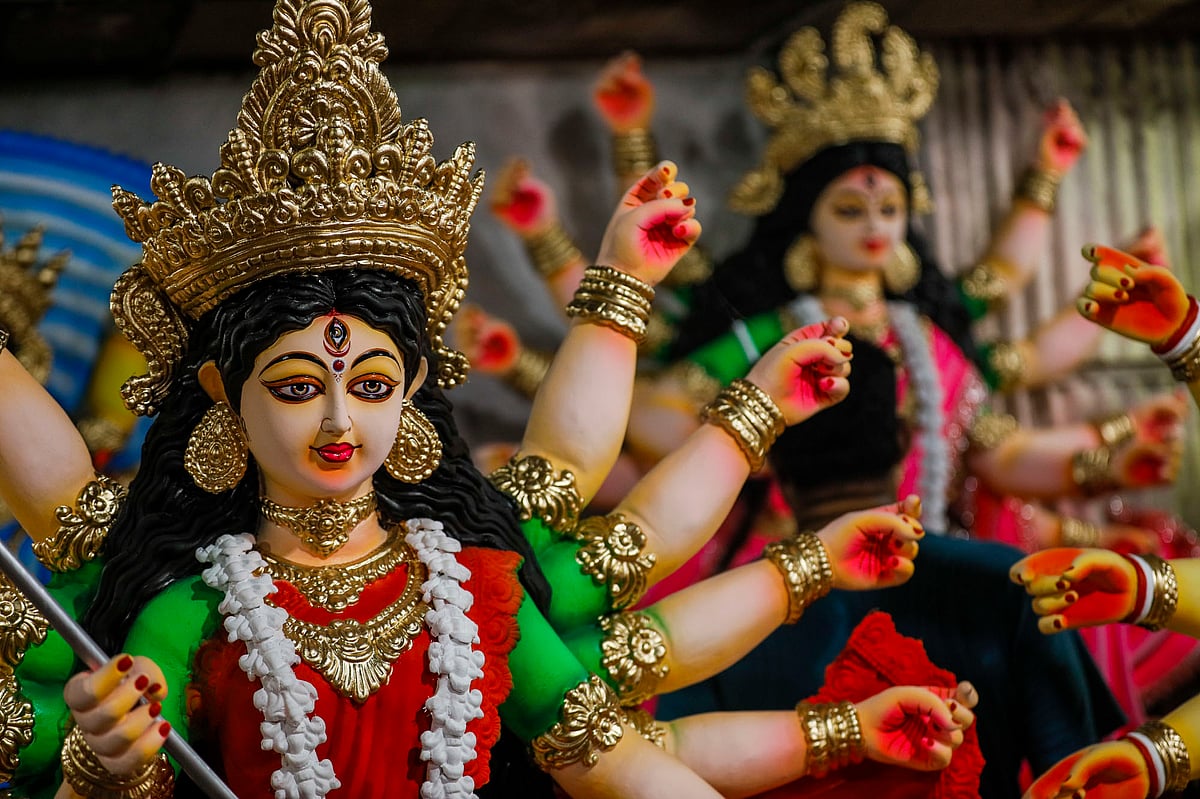 Idol makers busy with final preparations | Prothom Alo