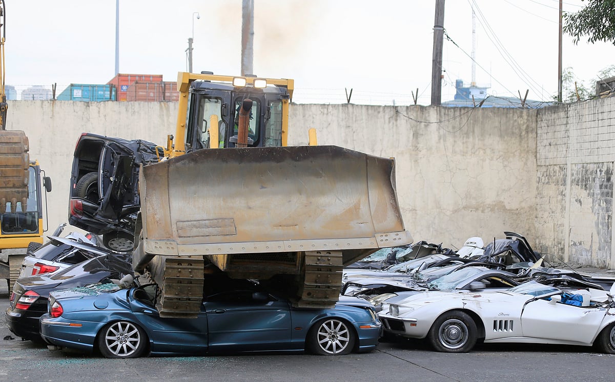 Luxury cars crushed as Duterte shows he's tough on tax-dodging ...