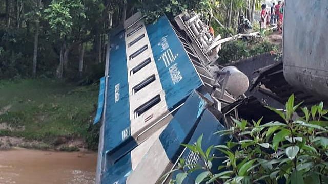 Stern action for negligence in Kulaura train crash: Minister | Prothom Alo