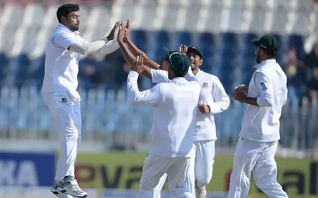 Abu Jayed strikes twice but Shan keeps Pakistan going | Prothom Alo